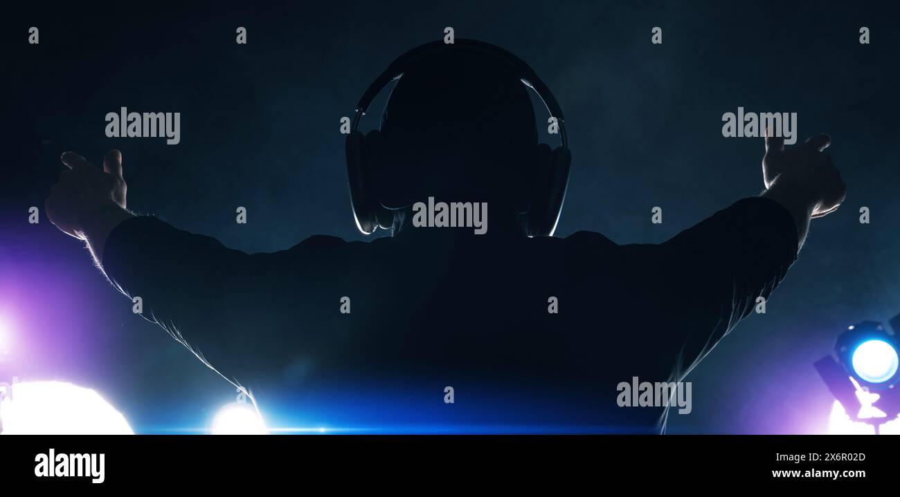 Concert stage rear view hi-res stock photography and images - Alamy