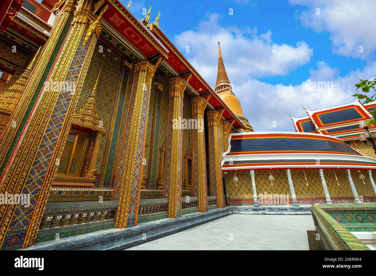 Bangkok, Thailand - December 25 2023: Wat Ratchabophit Sathit Maha Simaram Ratchaworawihan Stock ...