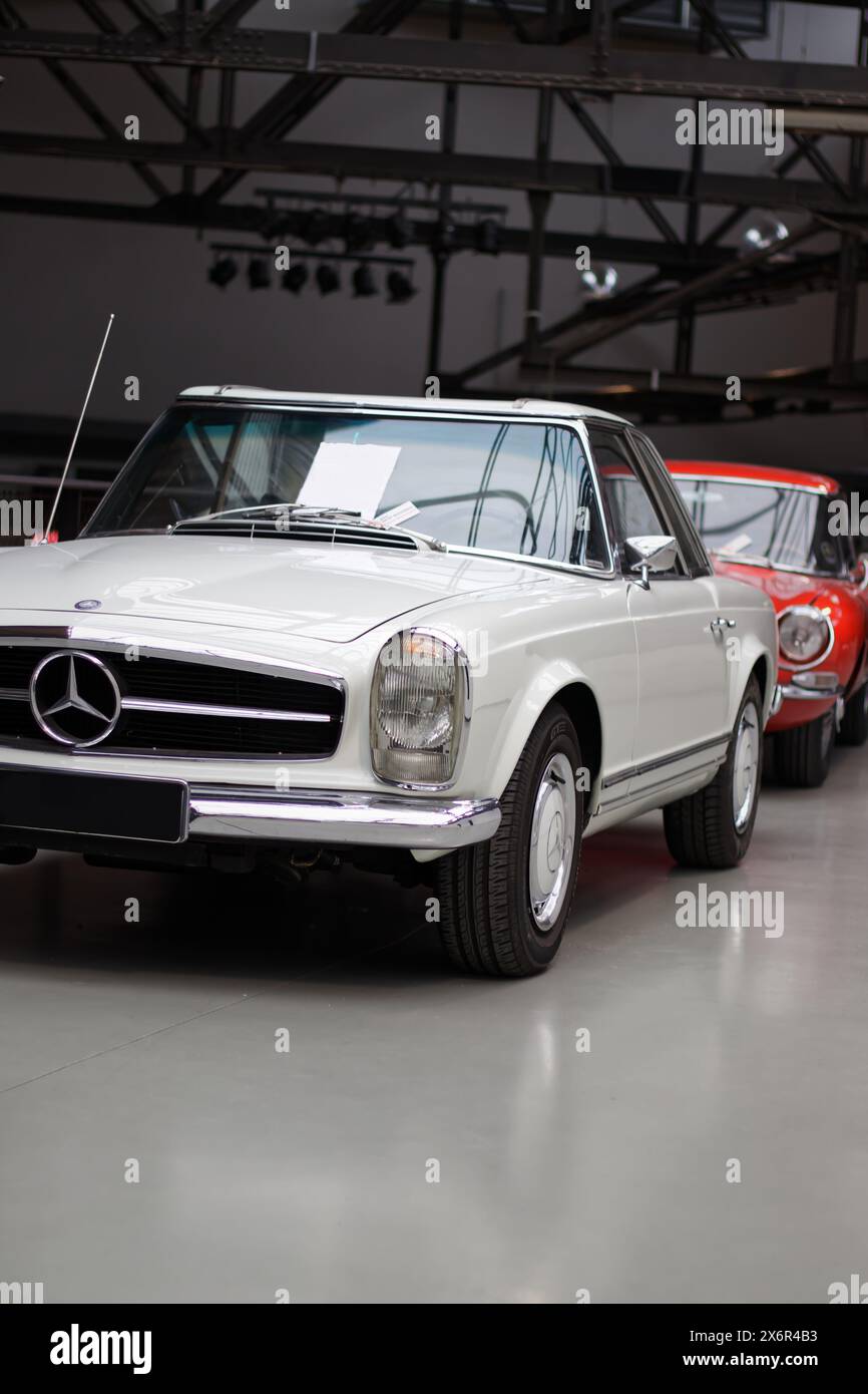 Mercedes-Benz 280SL classic coupe Stock Photo - Alamy