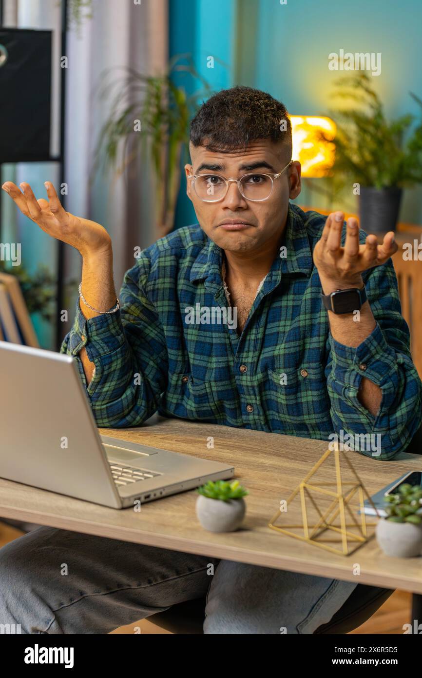 Dont know say confused young hi-res stock photography and images - Alamy