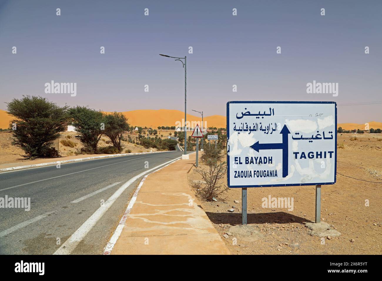 Tourist algeria desert hi-res stock photography and images - Alamy