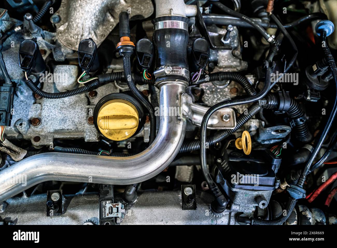 Car engine. Gasoline engine and car engine structure during technical ...