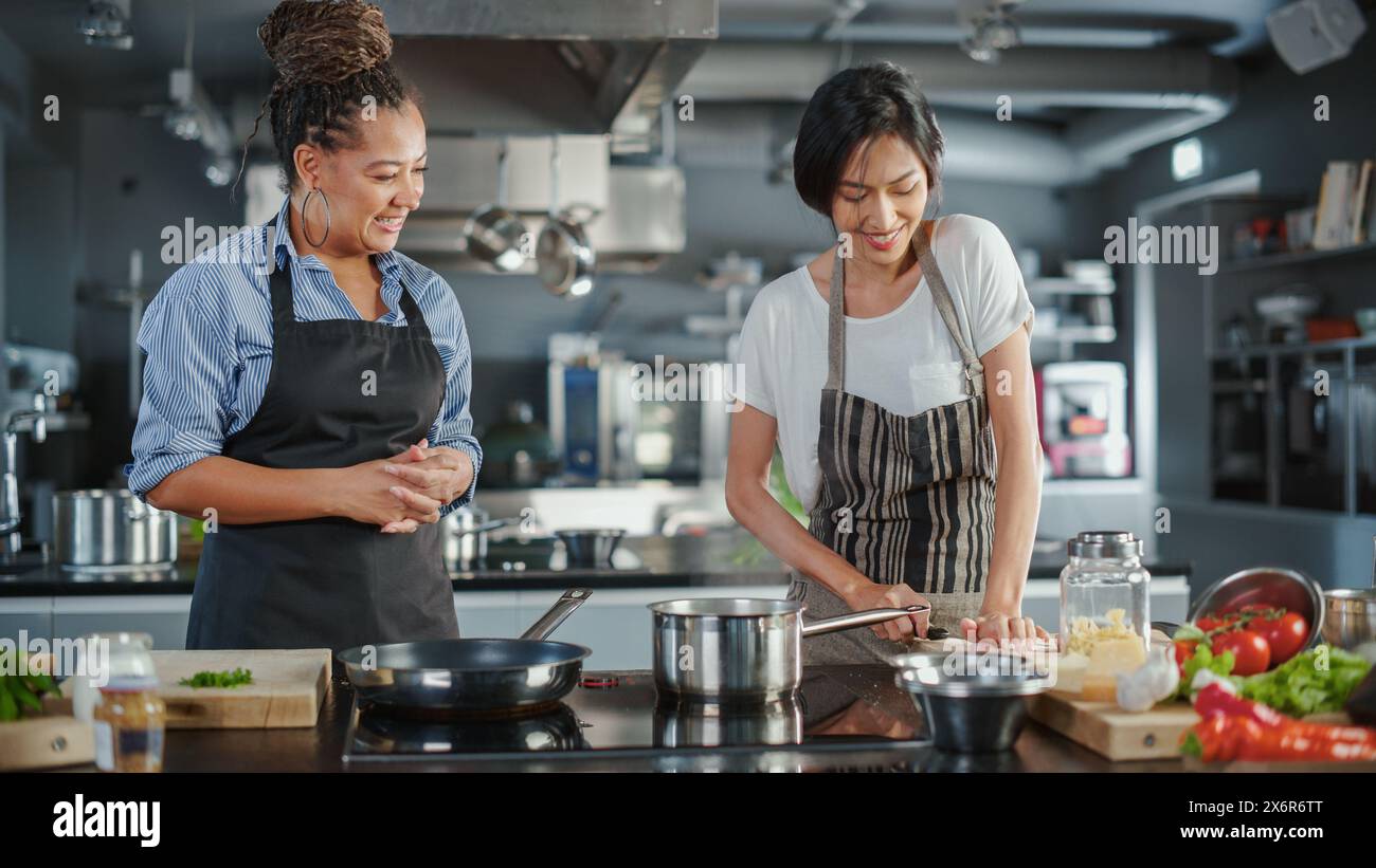 Cooking channel television hi-res stock photography and images - Alamy