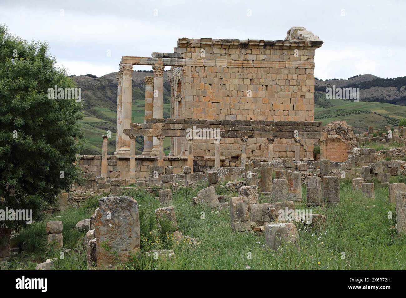 Algeria temple hi-res stock photography and images - Alamy