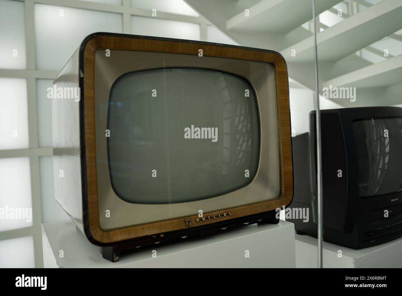 Philips tv set hi-res stock photography and images - Alamy