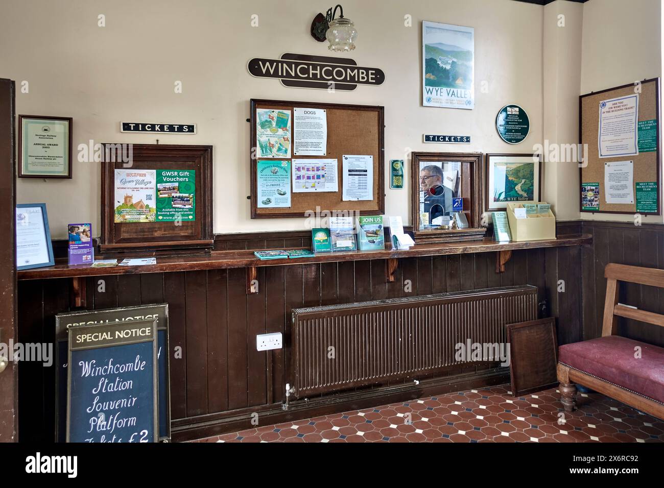 Winchcombe train station, GWR preserved railway station ...