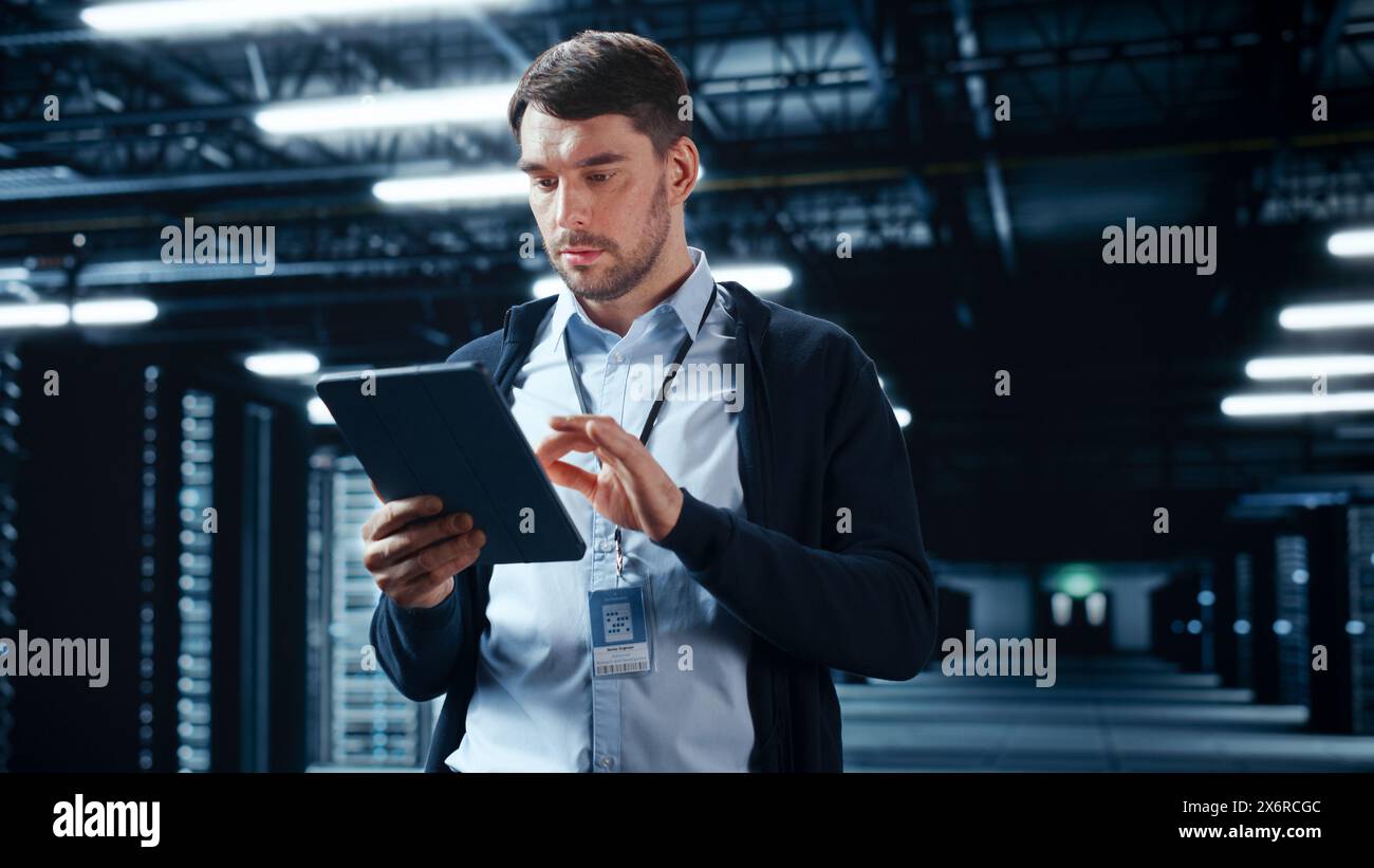Data center admin using hi-res stock photography and images - Alamy