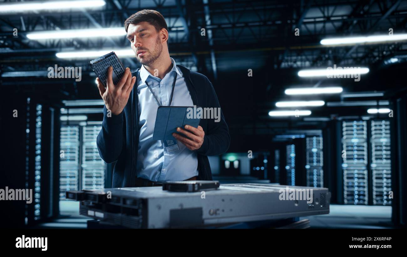 Data center admin using hi-res stock photography and images - Alamy