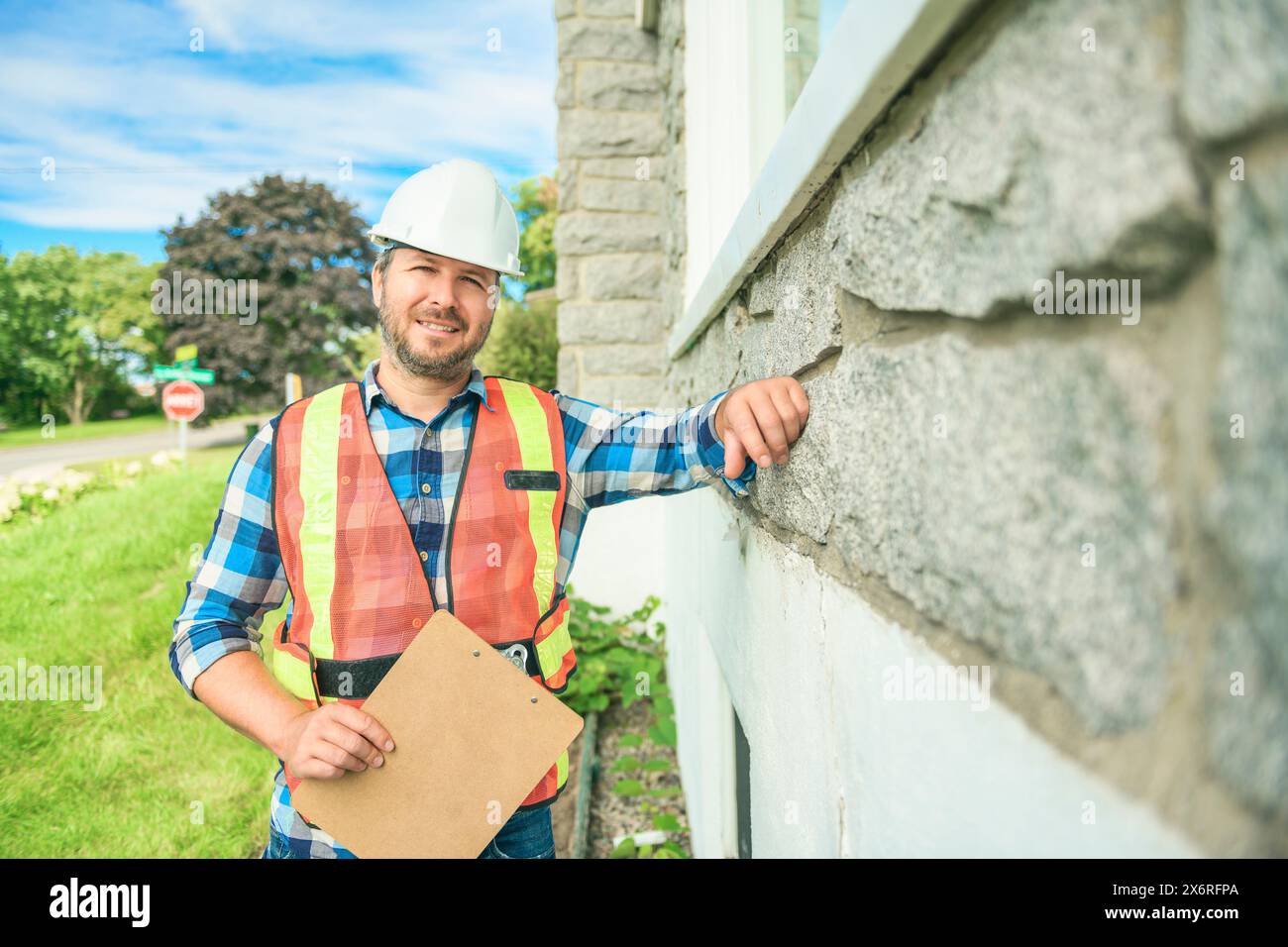 Inspecting roof white house hi-res stock photography and images - Alamy