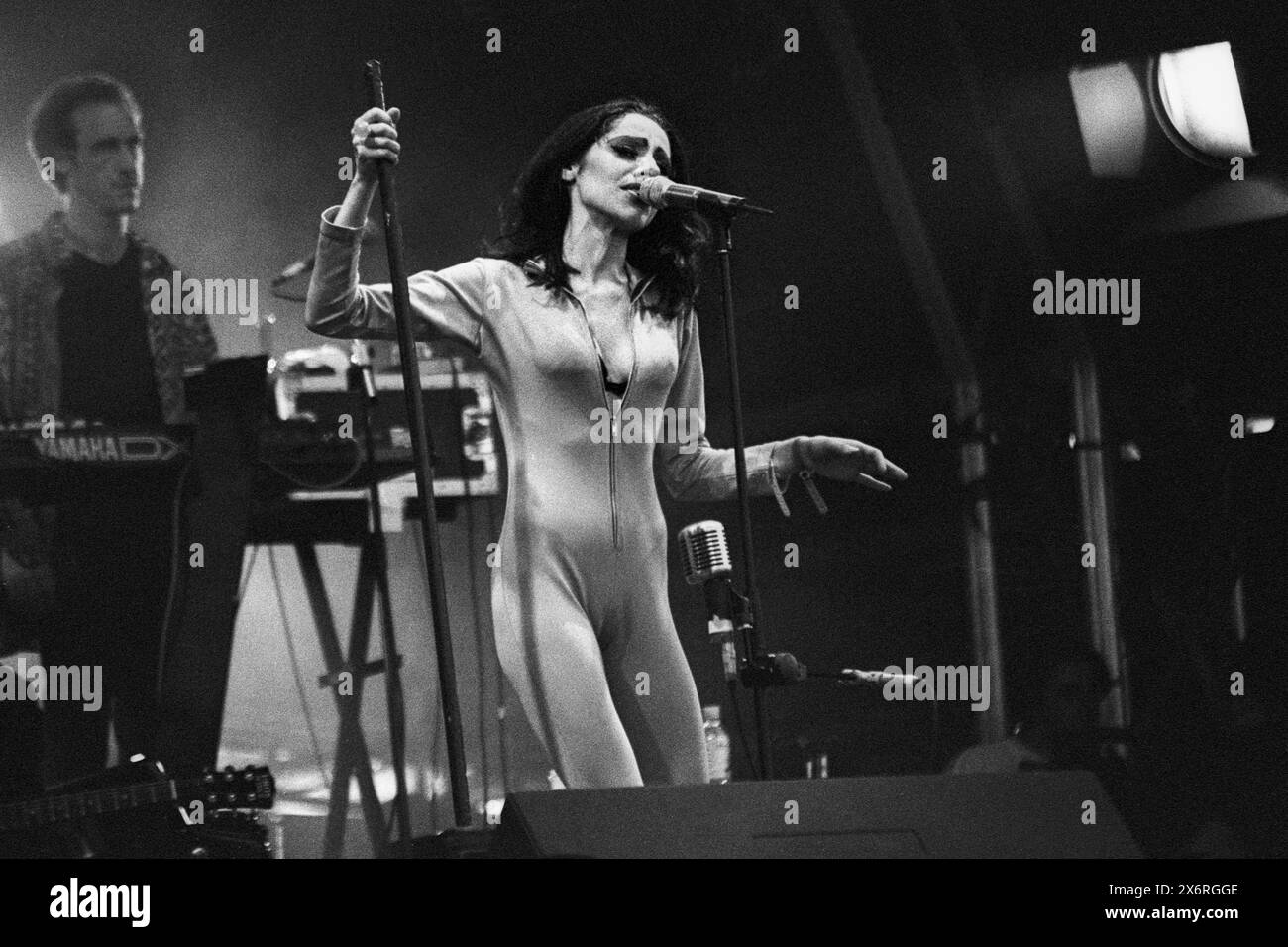 PJ HARVEY, GLASTONBURY FESTIVAL, 1995: PJ Harvey plays the Main Stage ...