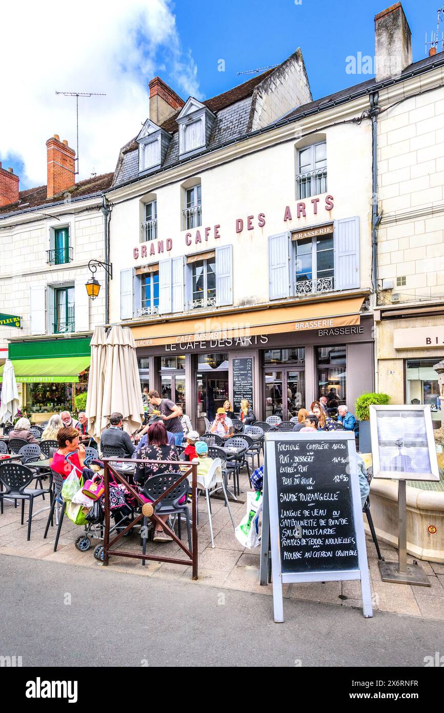 Cafe restaurant crowded hi-res stock photography and images - Alamy