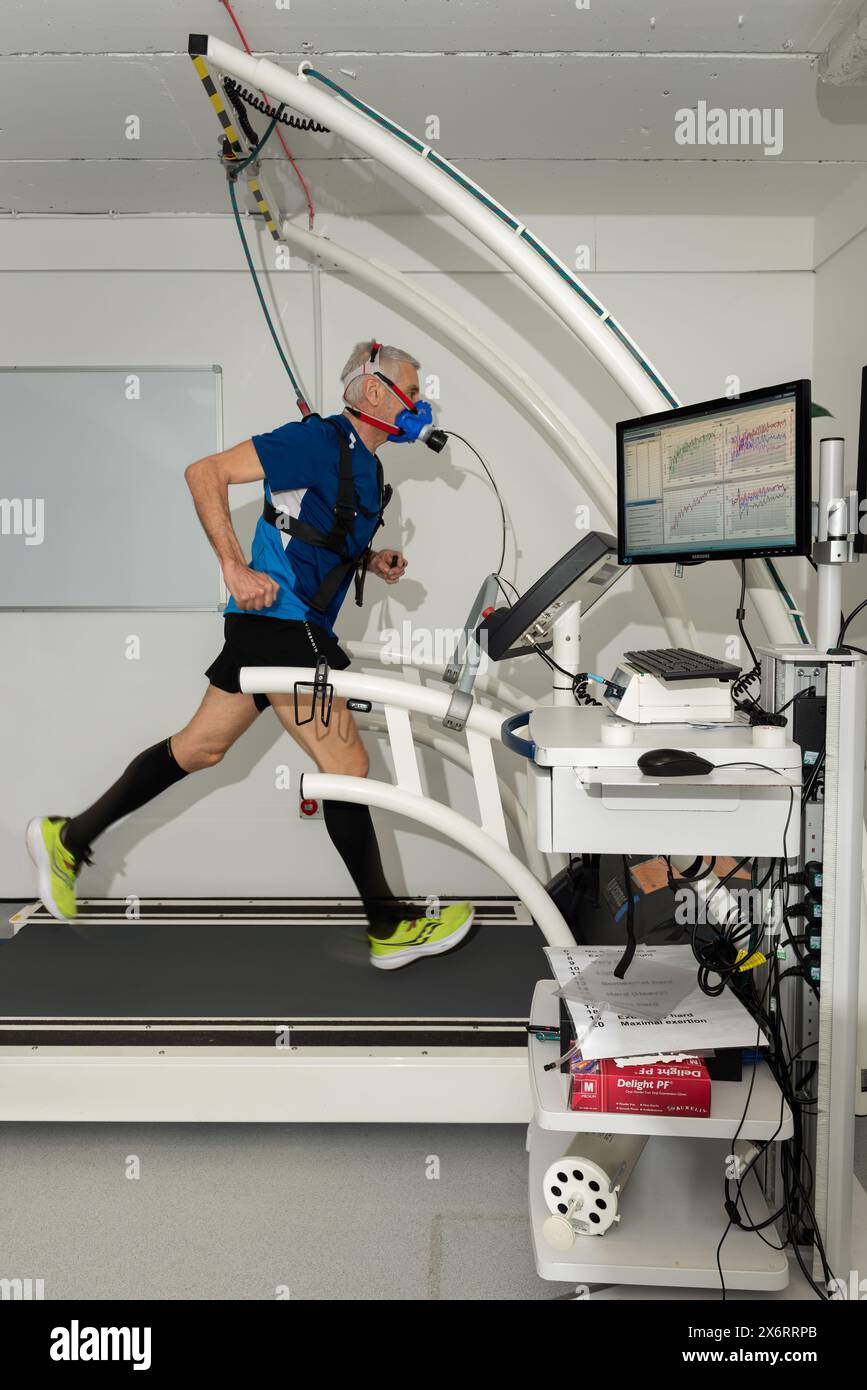 Maximal oxygen consumption determined for an athlete, middle aged man ...