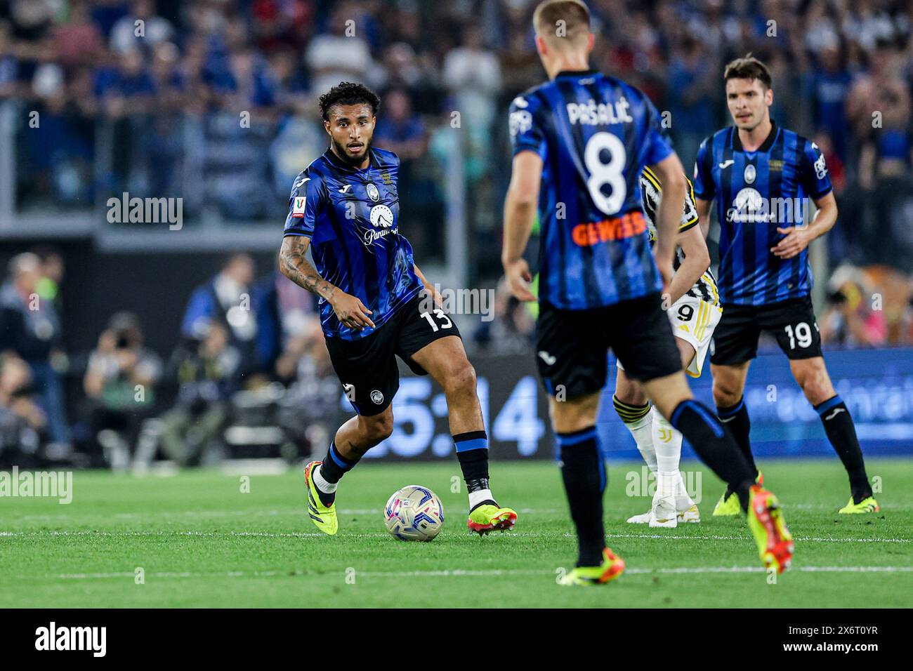 Atalanta's Brazilian midfielder Ederson controls the ball during the ...