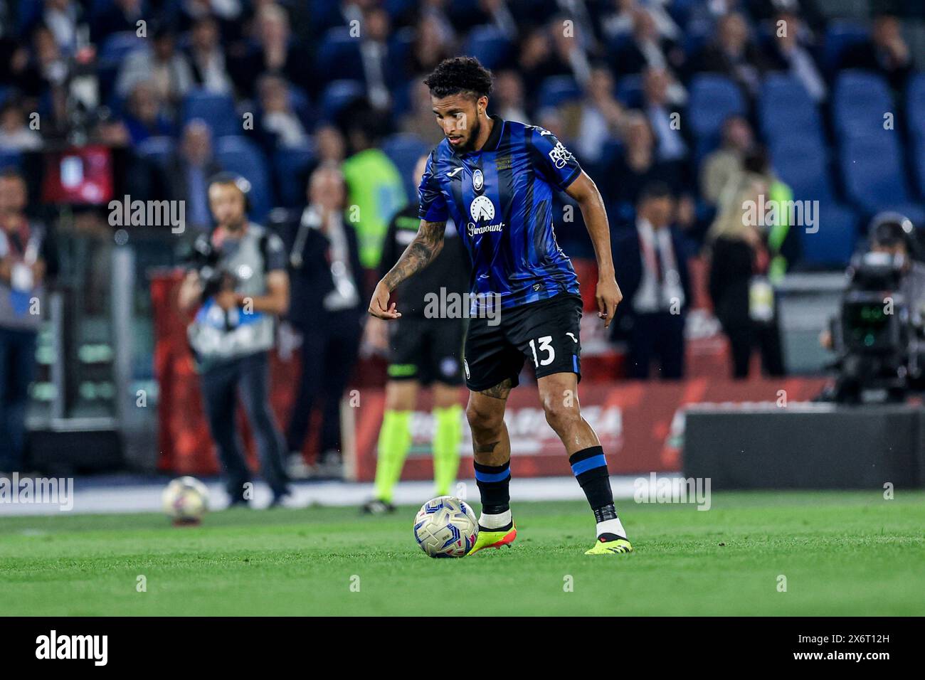 Atalanta's Brazilian midfielder Ederson controls the ball during the ...