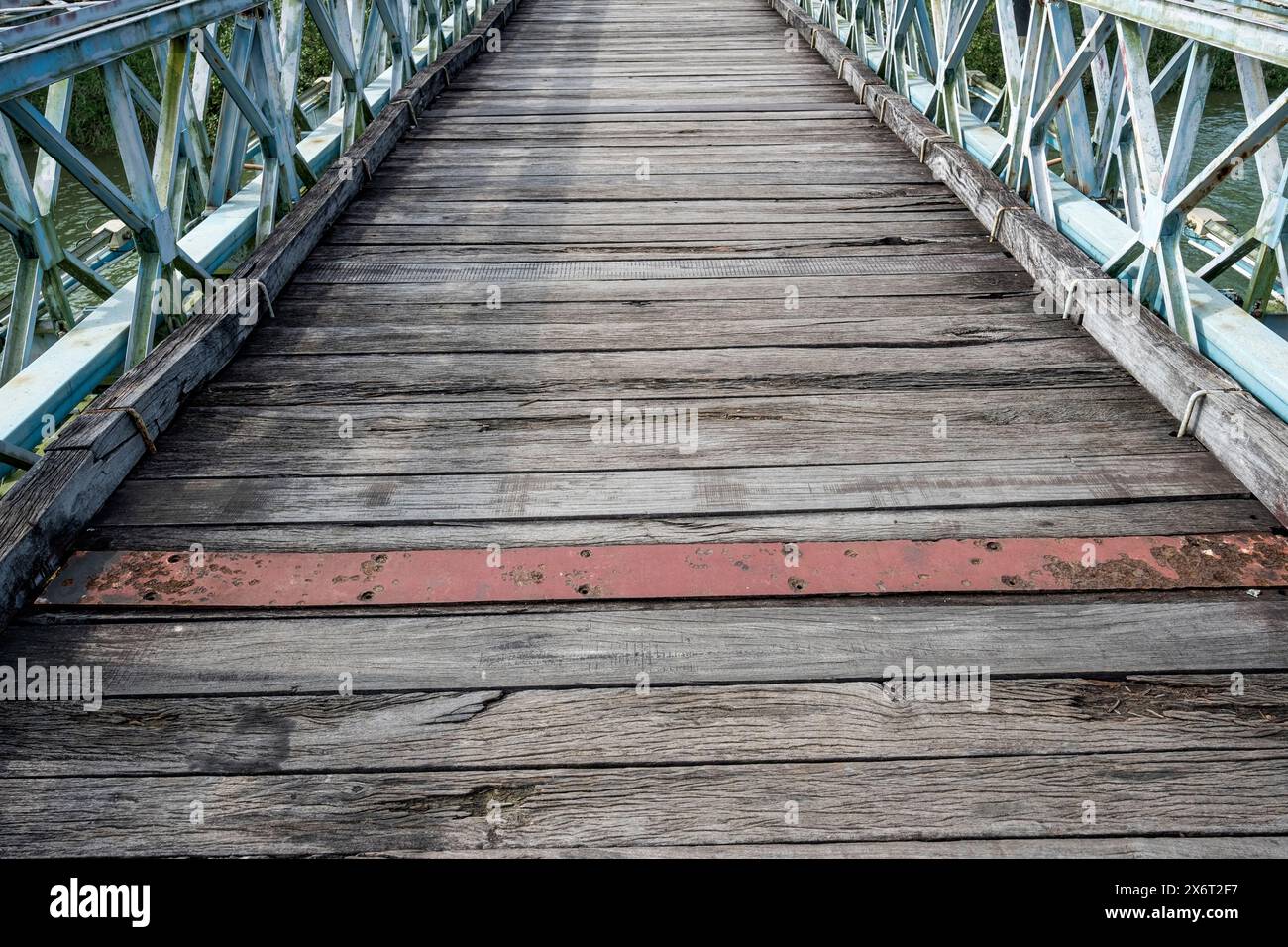 Hien Luong bridge, Vietnam, 17th parallel, bridge between North and South Vietnam Stock Photo ...