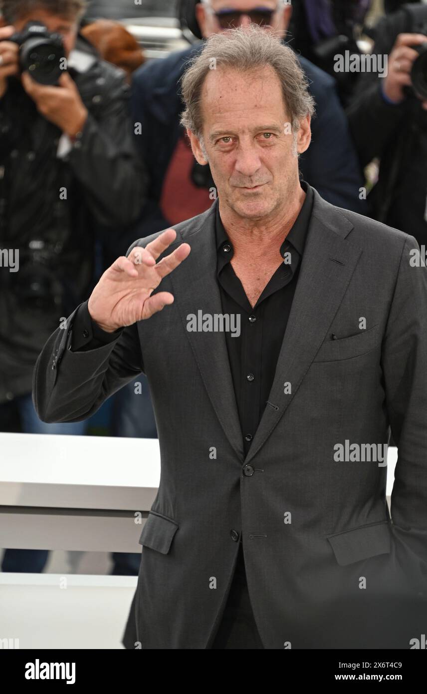 Vincent Lindon Photocall of the film "Le Deuxième Acte" (The Second Act ...