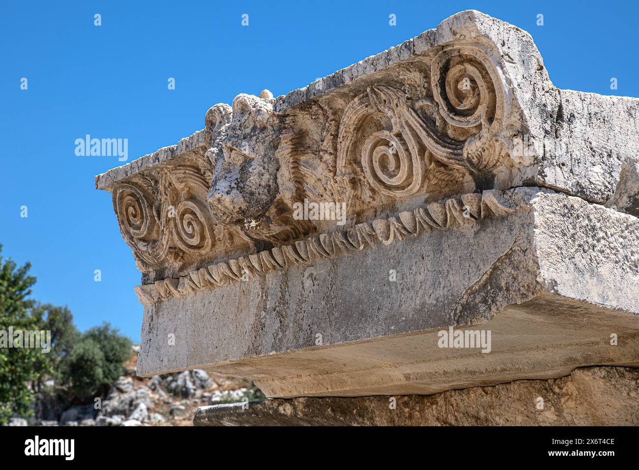 Pregnant by Zeus, Goddess Leto gives birth to her twin children Artemis ... Pregnant by Zeus, Goddess Leto gives birth to her twin children Artemis ...