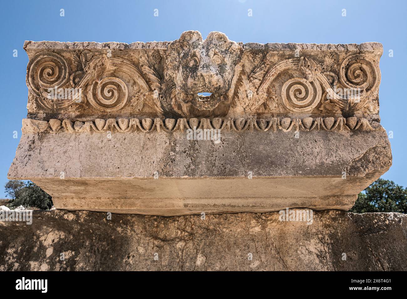 Pregnant by Zeus, Goddess Leto gives birth to her twin children Artemis ... Pregnant by Zeus, Goddess Leto gives birth to her twin children Artemis ...