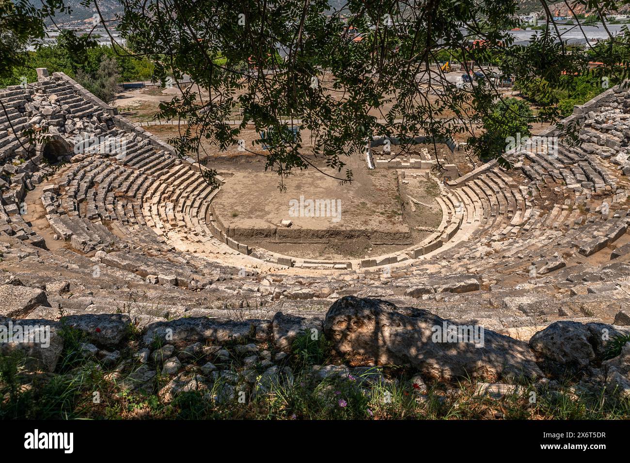 Pregnant by Zeus, Goddess Leto gives birth to her twin children Artemis ... Pregnant by Zeus, Goddess Leto gives birth to her twin children Artemis ...