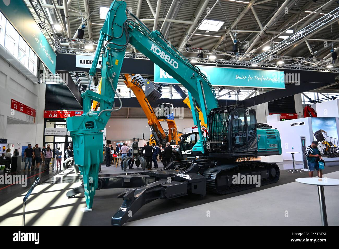 Kobelco bagger hi-res stock photography and images - Alamy