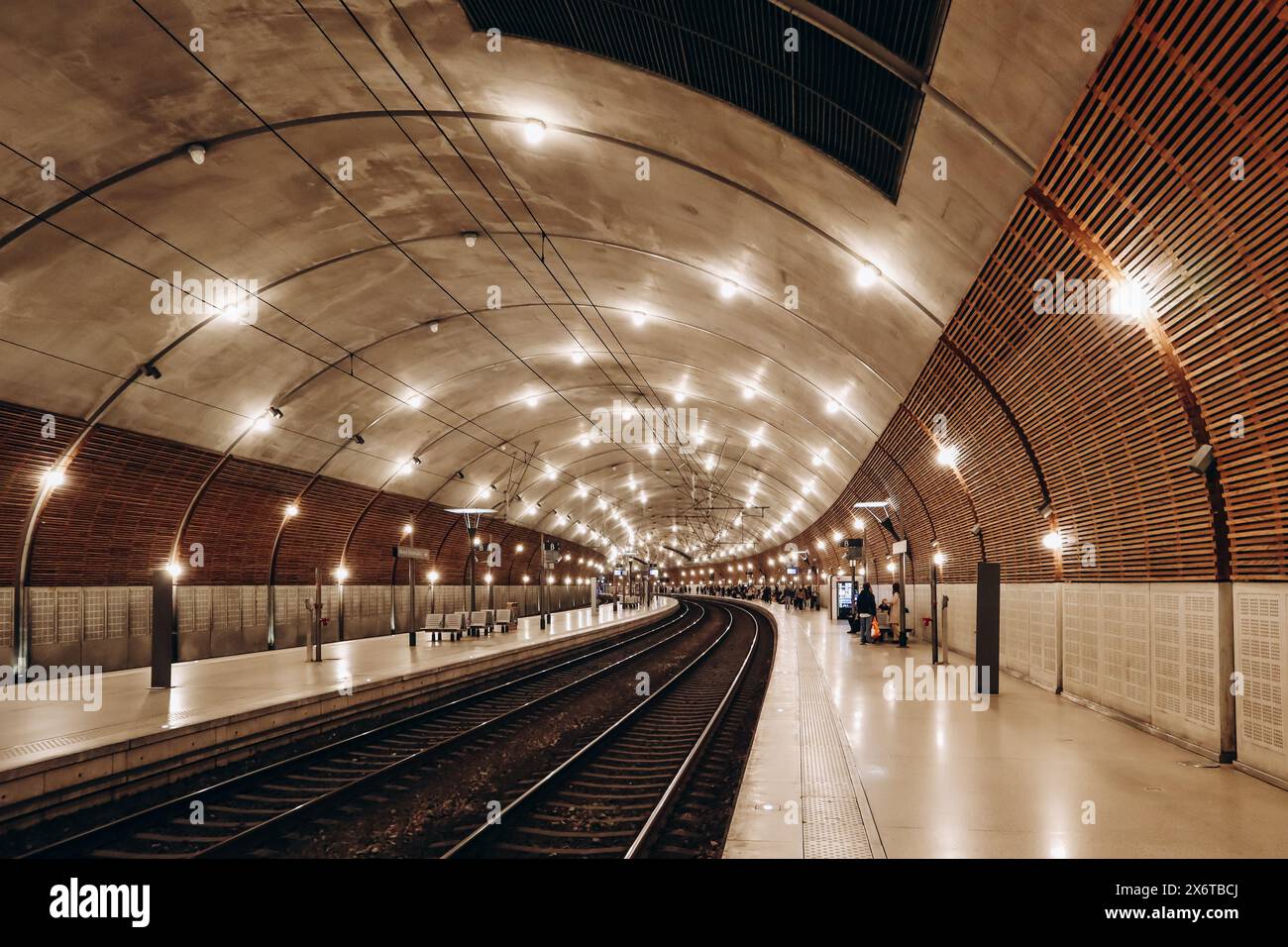 Monaco train station platform hi-res stock photography and images - Alamy