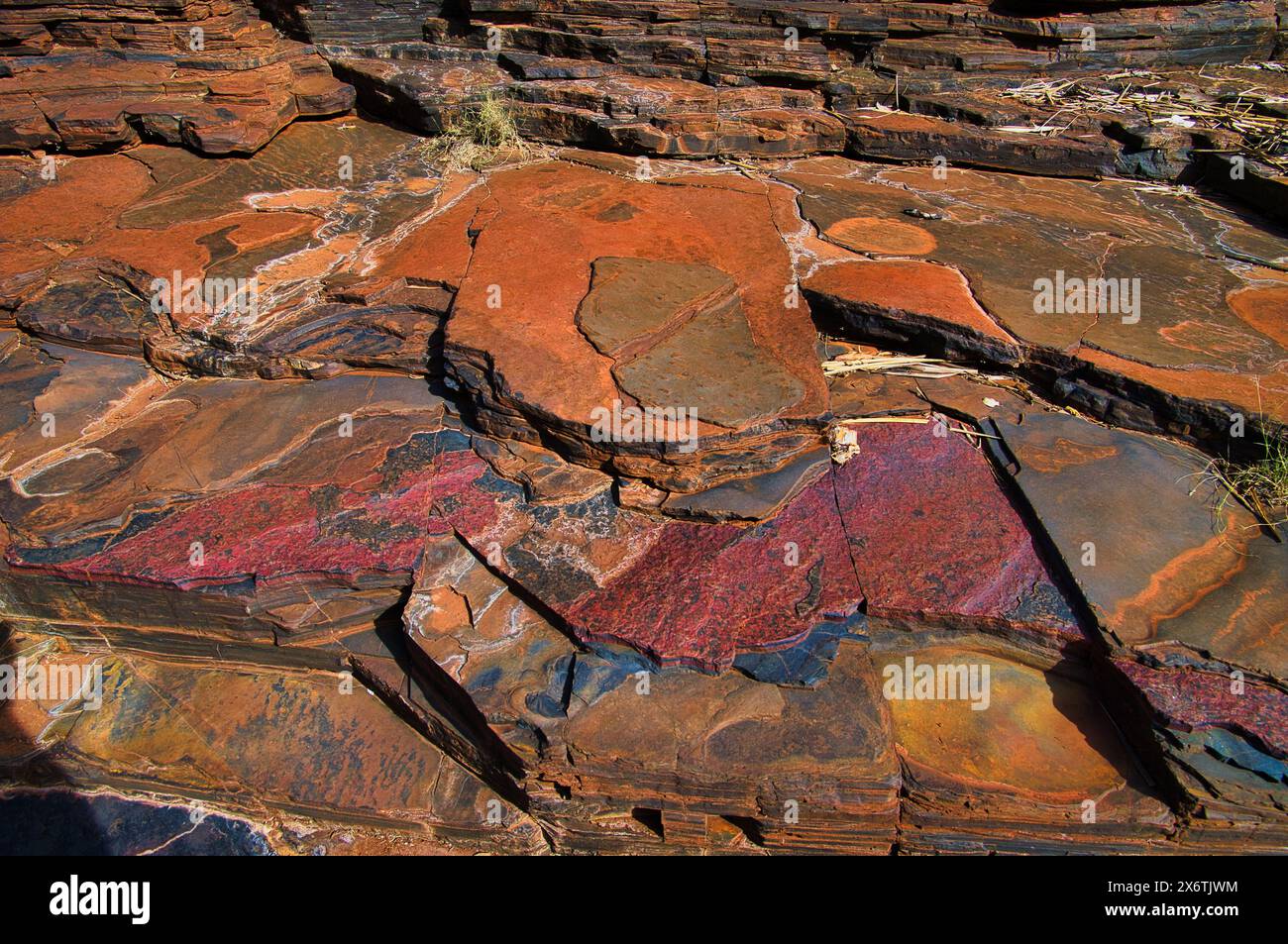 Amazing colours and structures on thin layers of banded ironstone ...