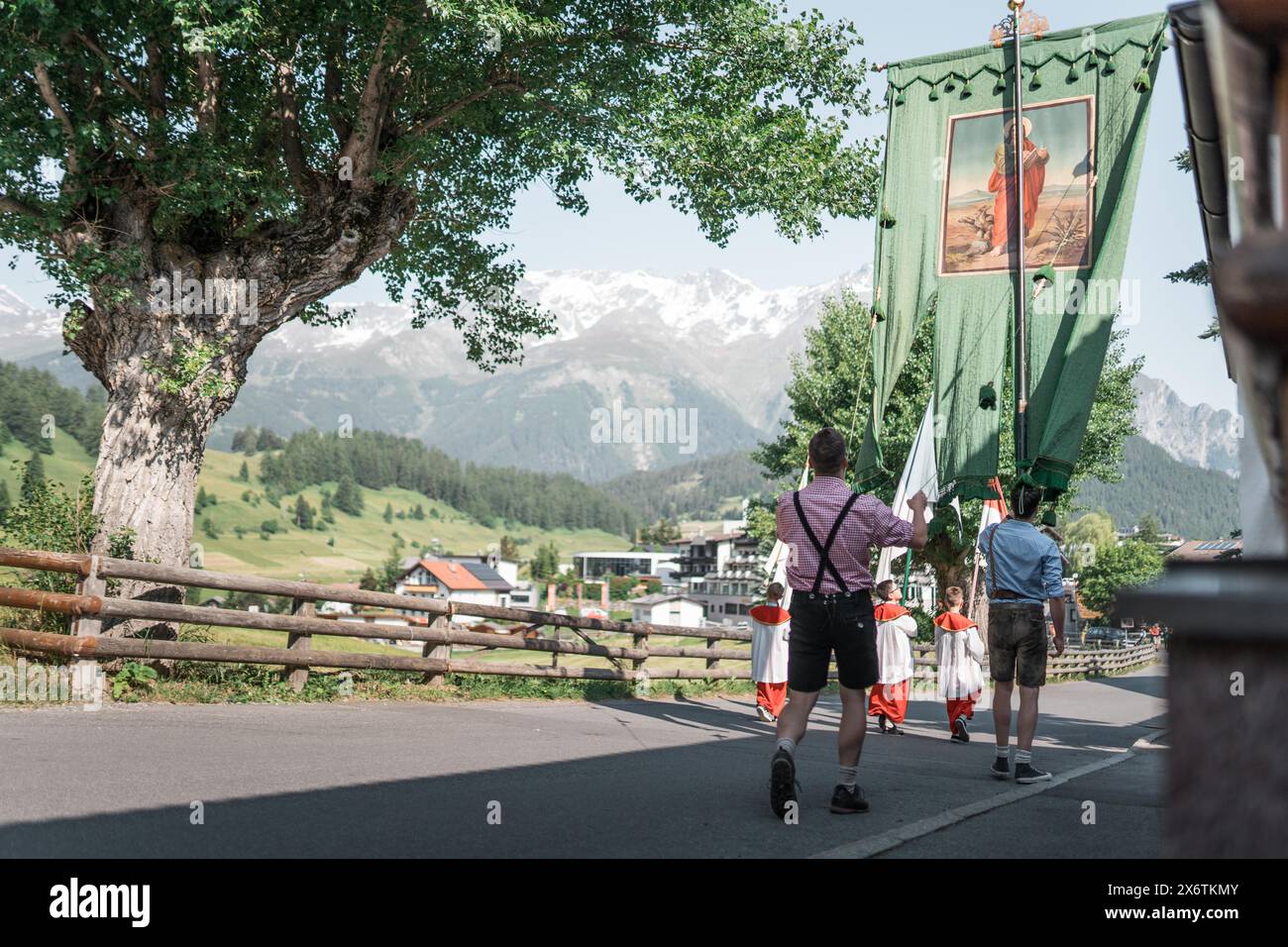 Traditional alpine costume hi-res stock photography and images - Alamy