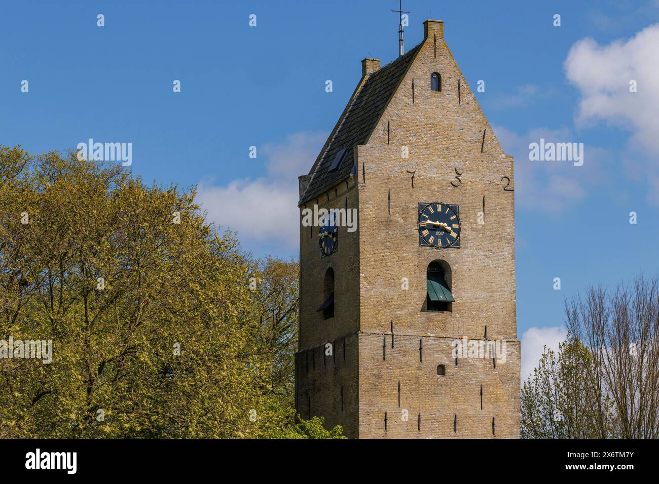 Medieval stone tower brick hi-res stock photography and images - Alamy