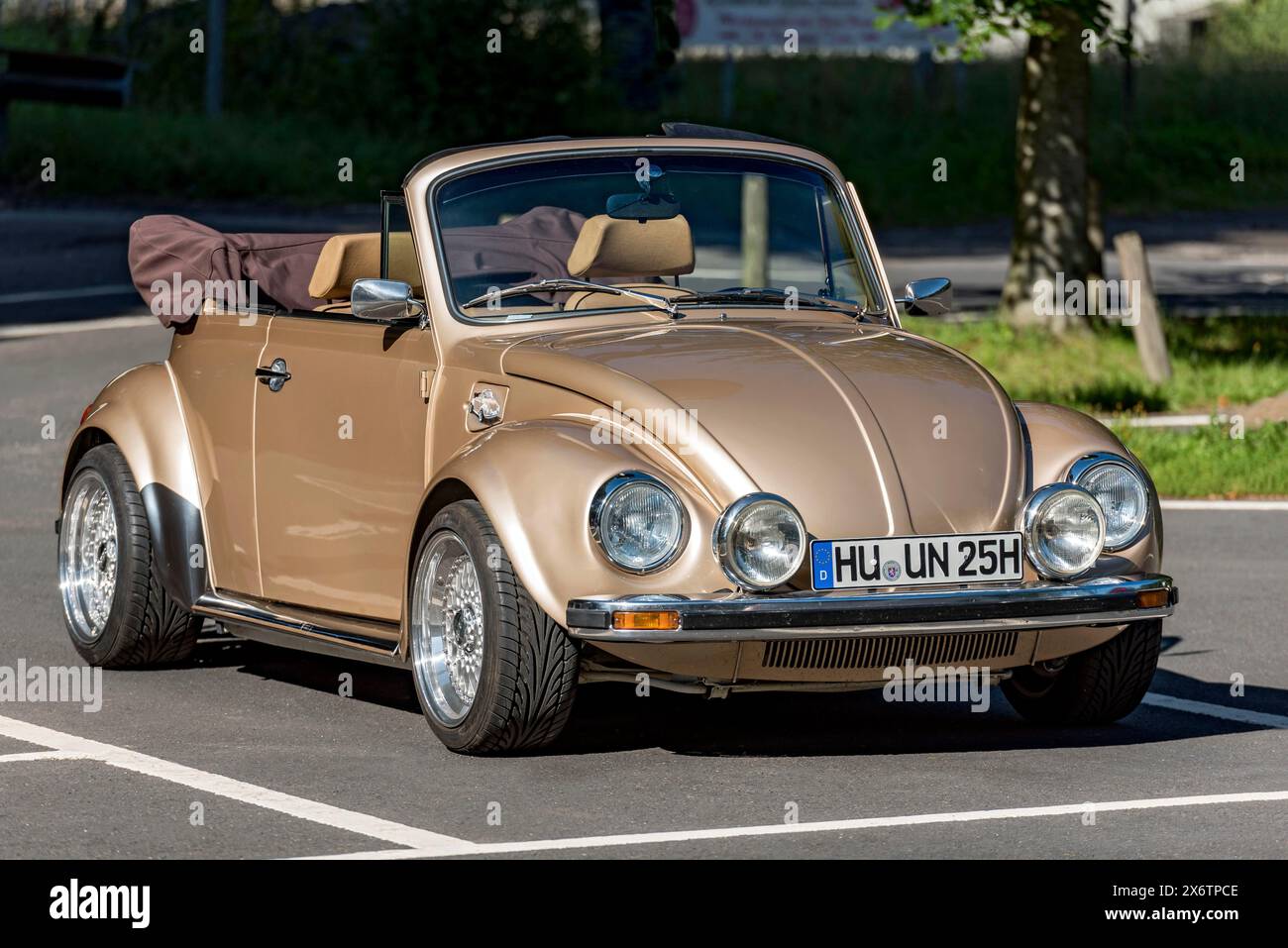 Oldtimer Volkswagen VW Beetle Cabriolet, convertible, restored, refined, number plate changed ...