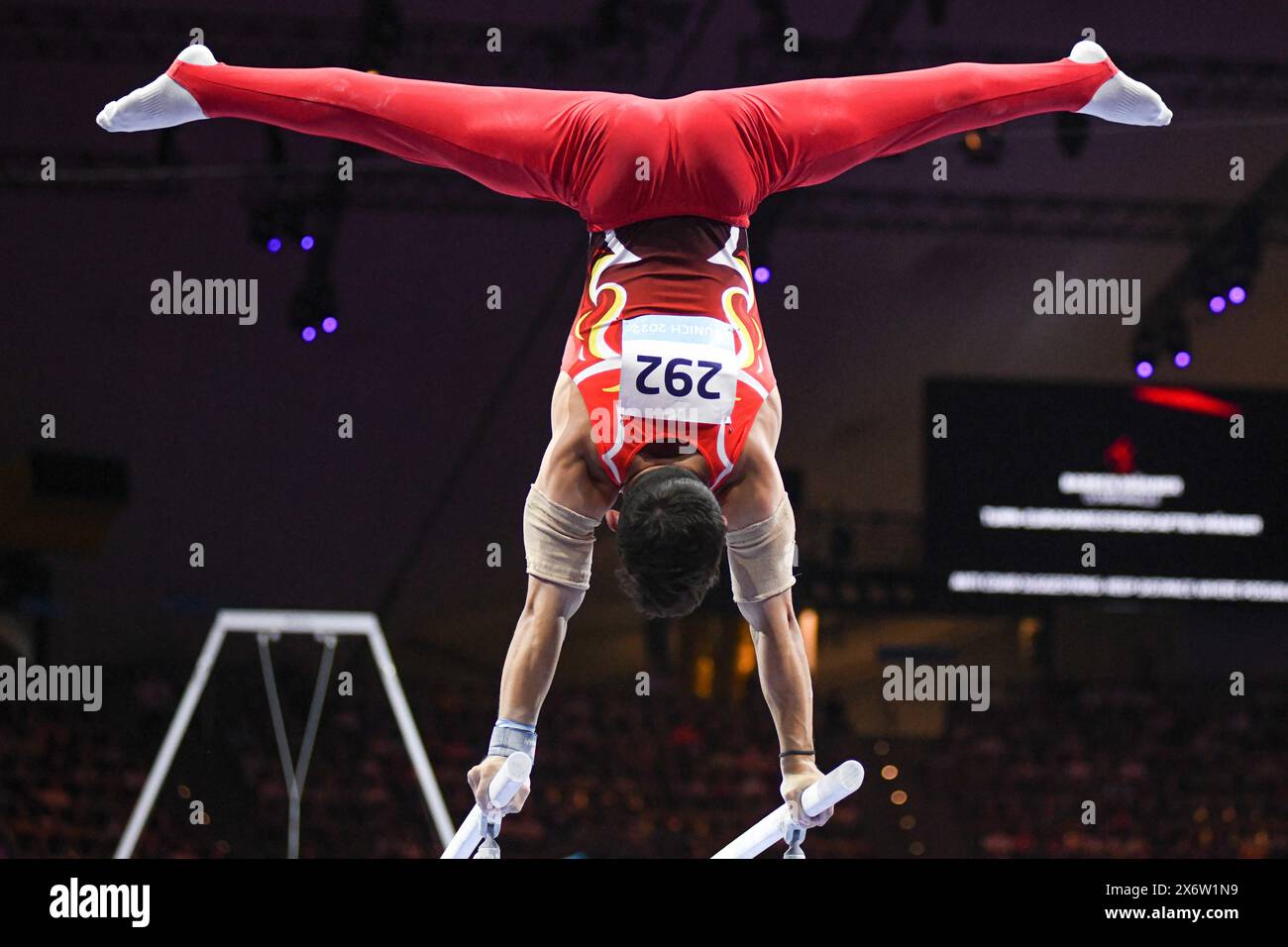 Barras paralelas hi-res stock photography and images - Alamy