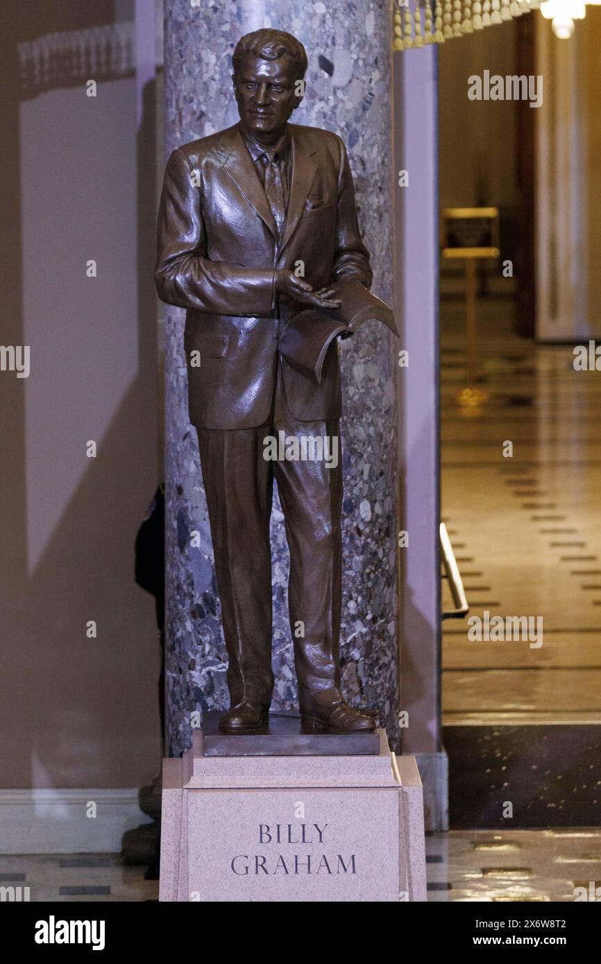 Washington DC. 16th May, 2024. A statue of the late Reverend Billy ...