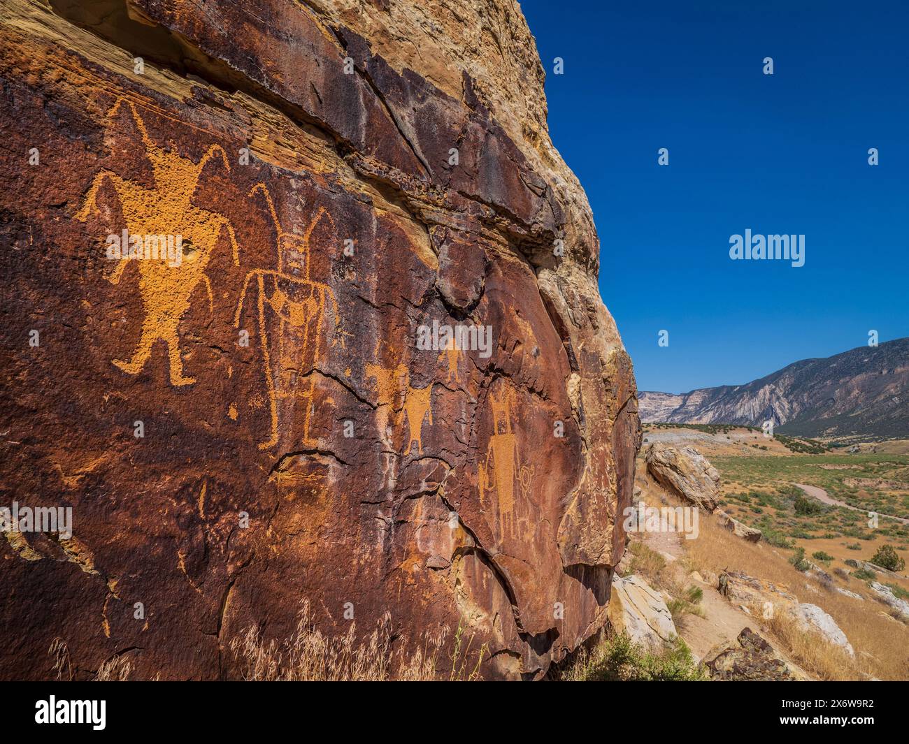 Fremont Indian petroglyphs, McKee Spring, Island Park Road, Dinosaur ...