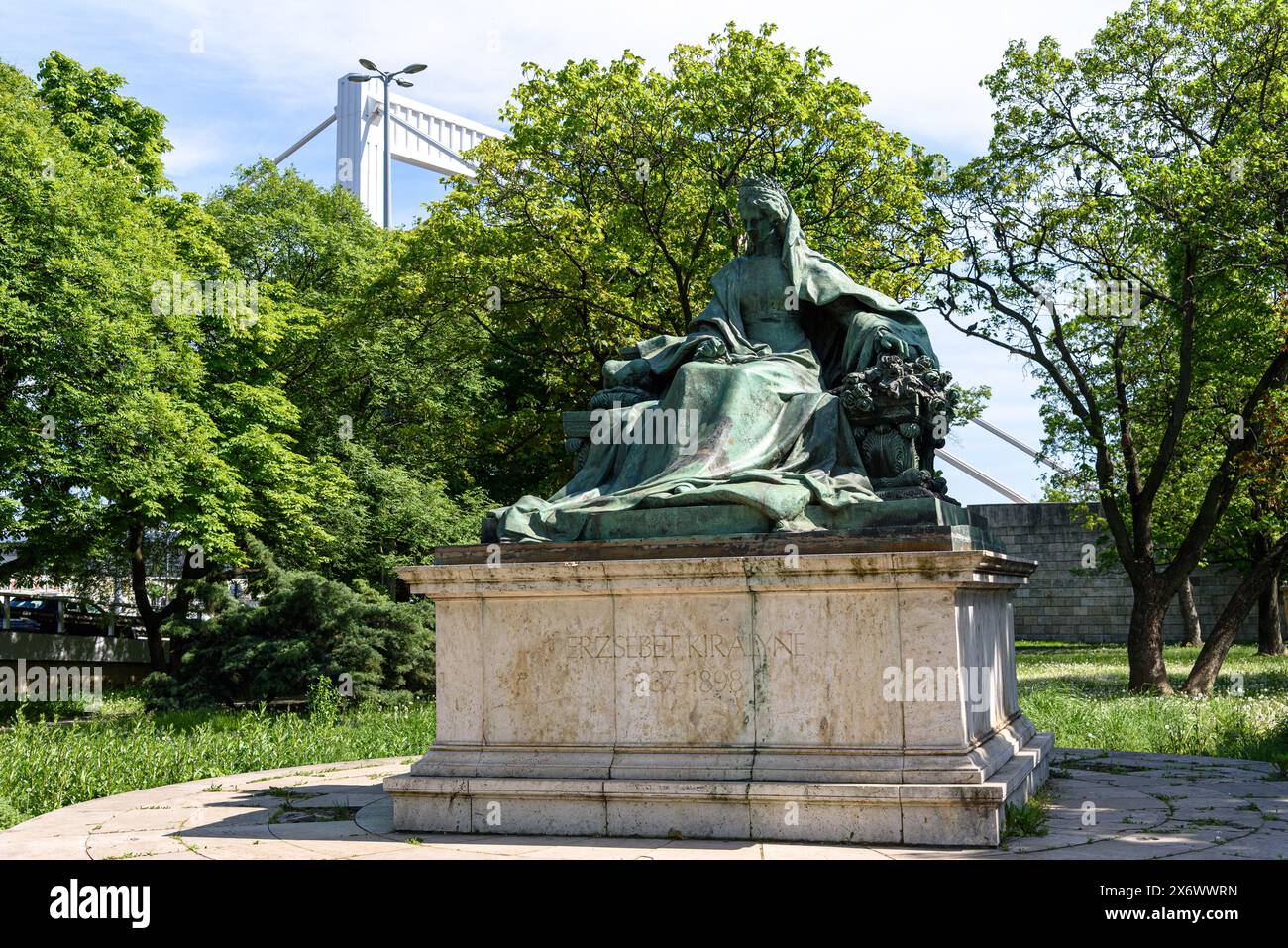 The statue of Empress Elisabeth in Budapest at Dobrentei ter Stock ...