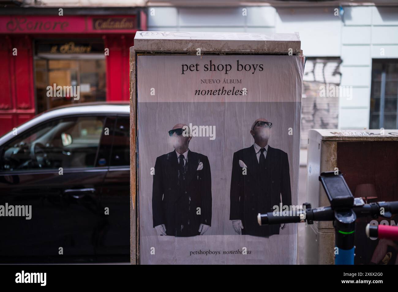 Artistic pet shop logo hi-res stock photography and images - Alamy