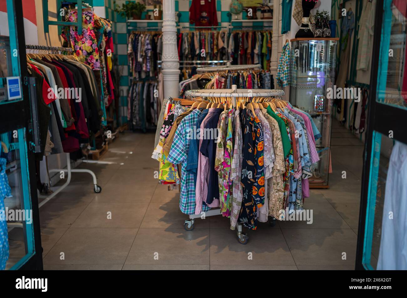 Vintage home finds hi-res stock photography and images - Alamy