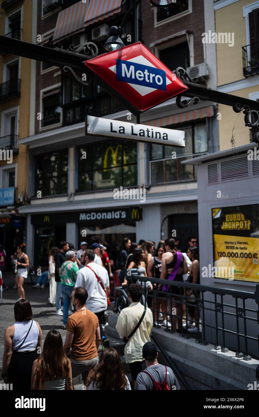 Madrid metro map hi-res stock photography and images - Alamy