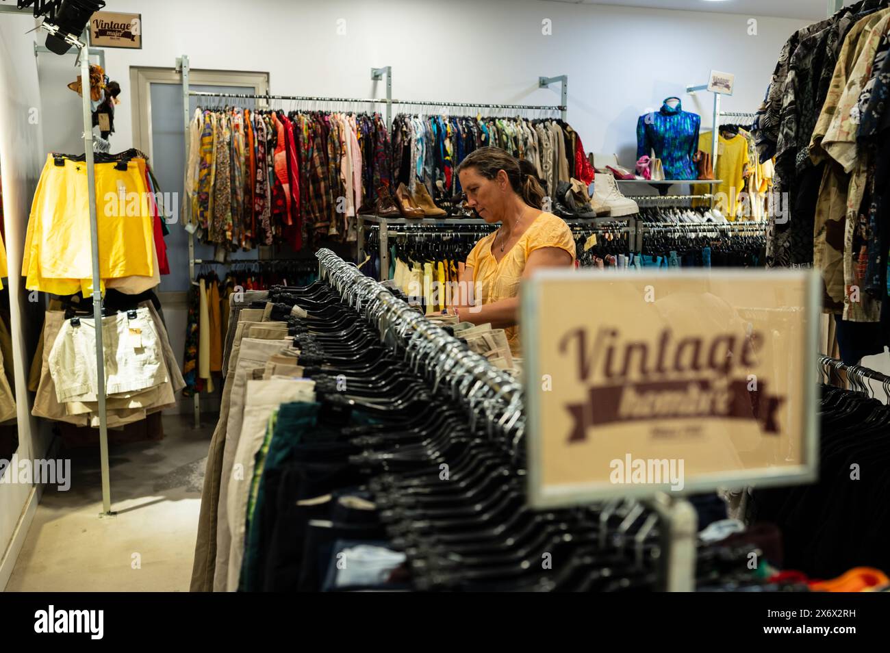 Vintage clothing store in spain hi-res stock photography and images - Alamy