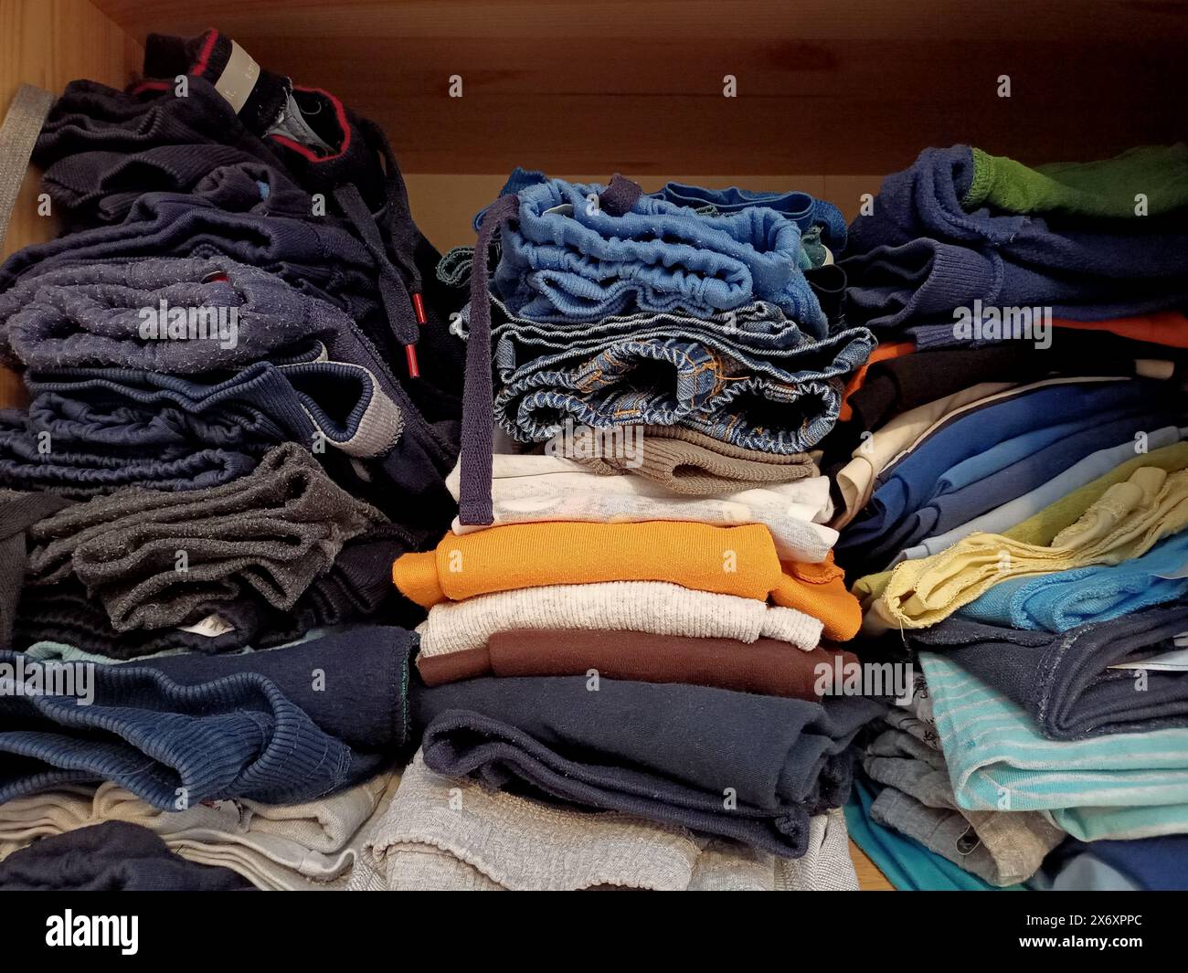 Kids in colorful clothes hi-res stock photography and images - Alamy