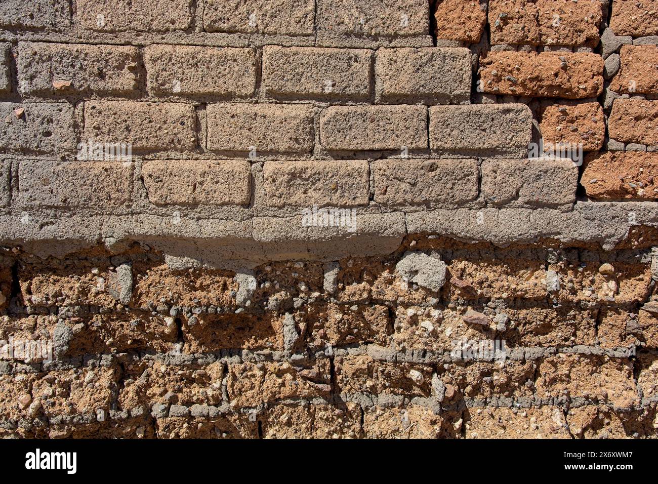 Wall adobe brick hi-res stock photography and images - Alamy