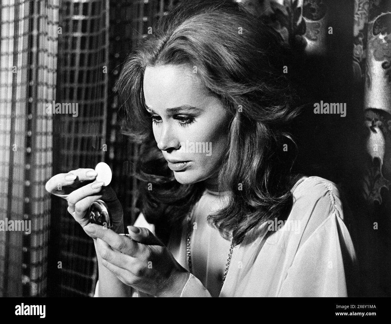 Karen black hi-res stock photography and images - Alamy