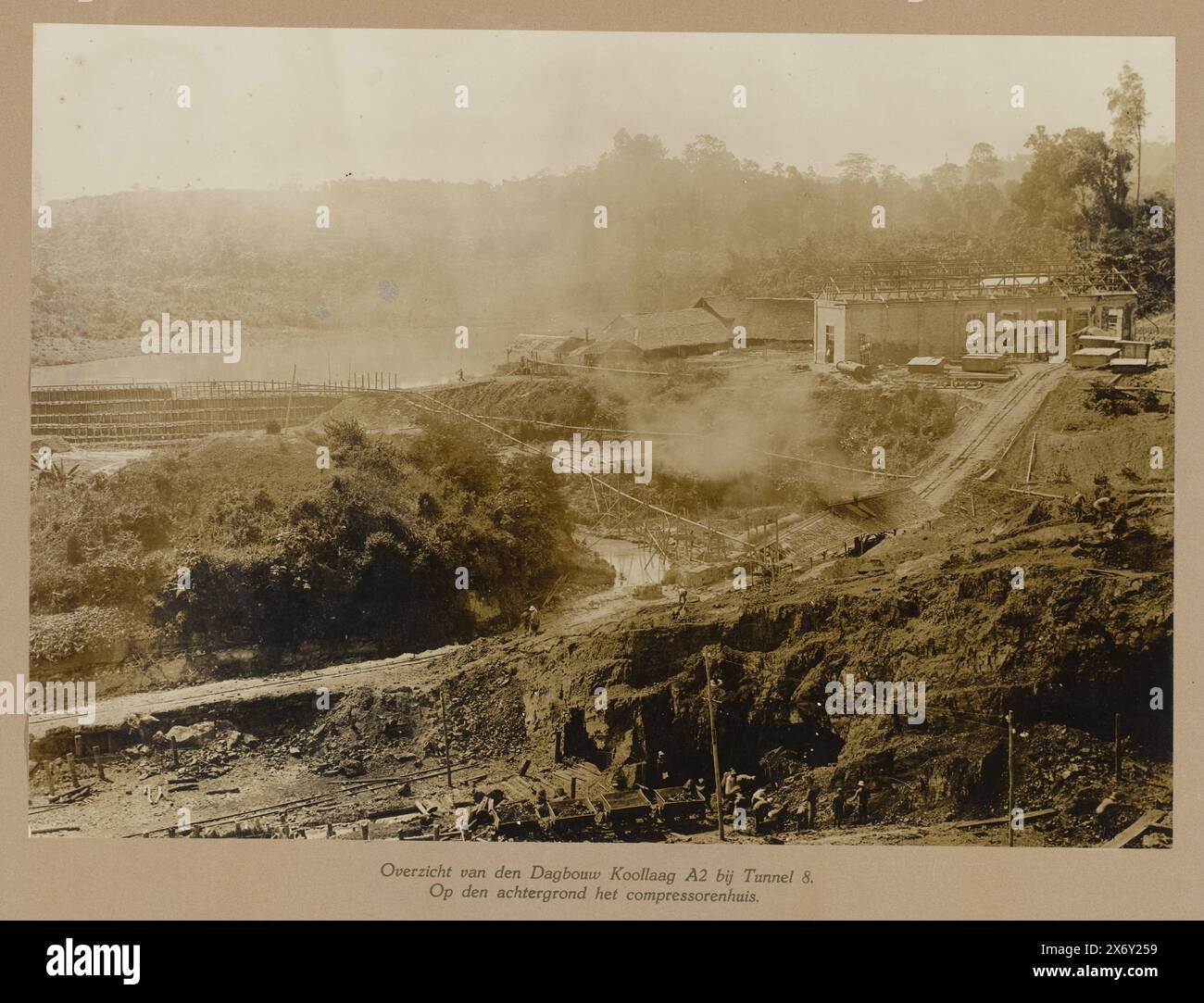 Open pit mining coal seam a2 hi-res stock photography and images - Alamy