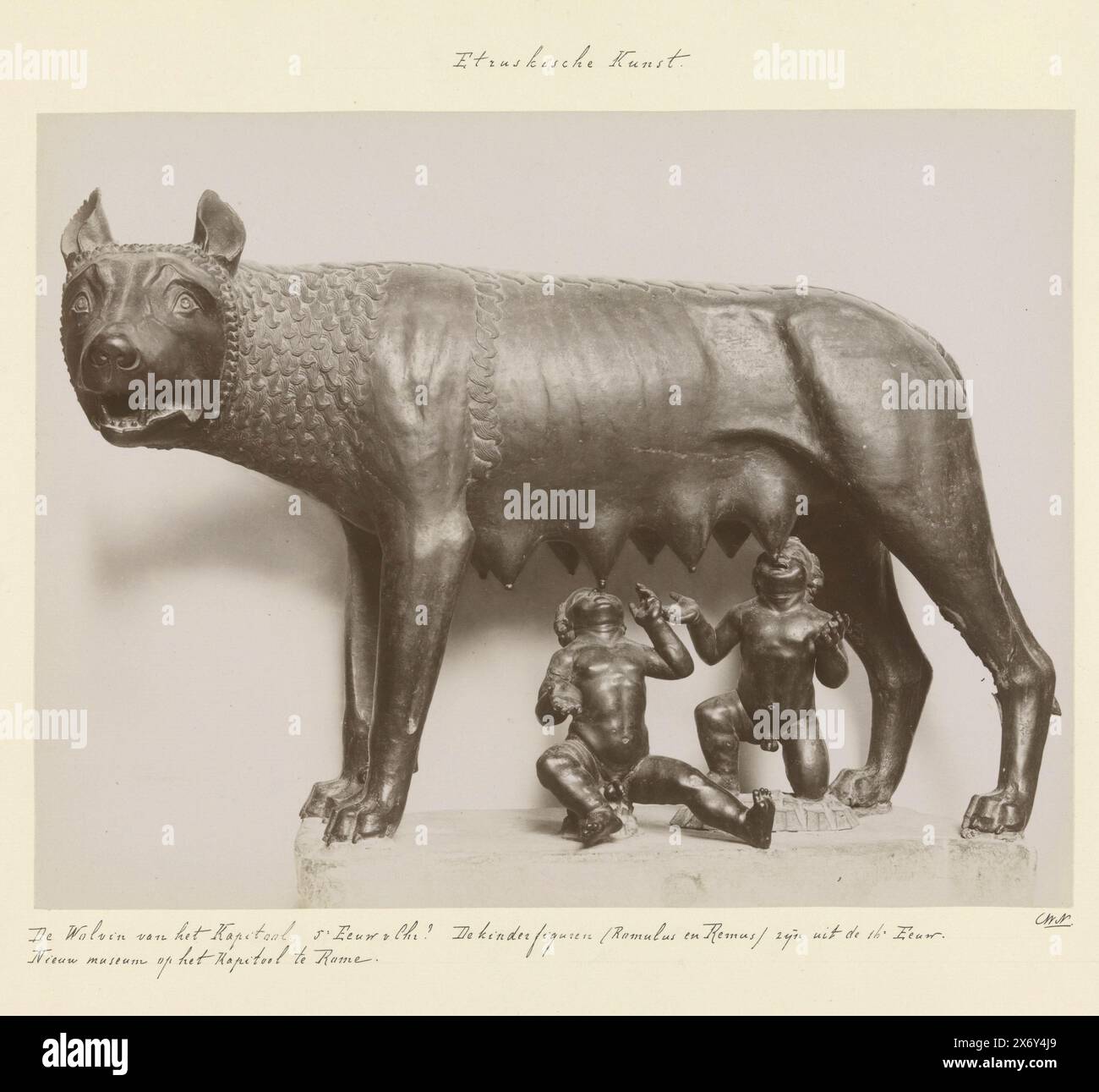 Romulus and remus statue hi-res stock photography and images - Alamy