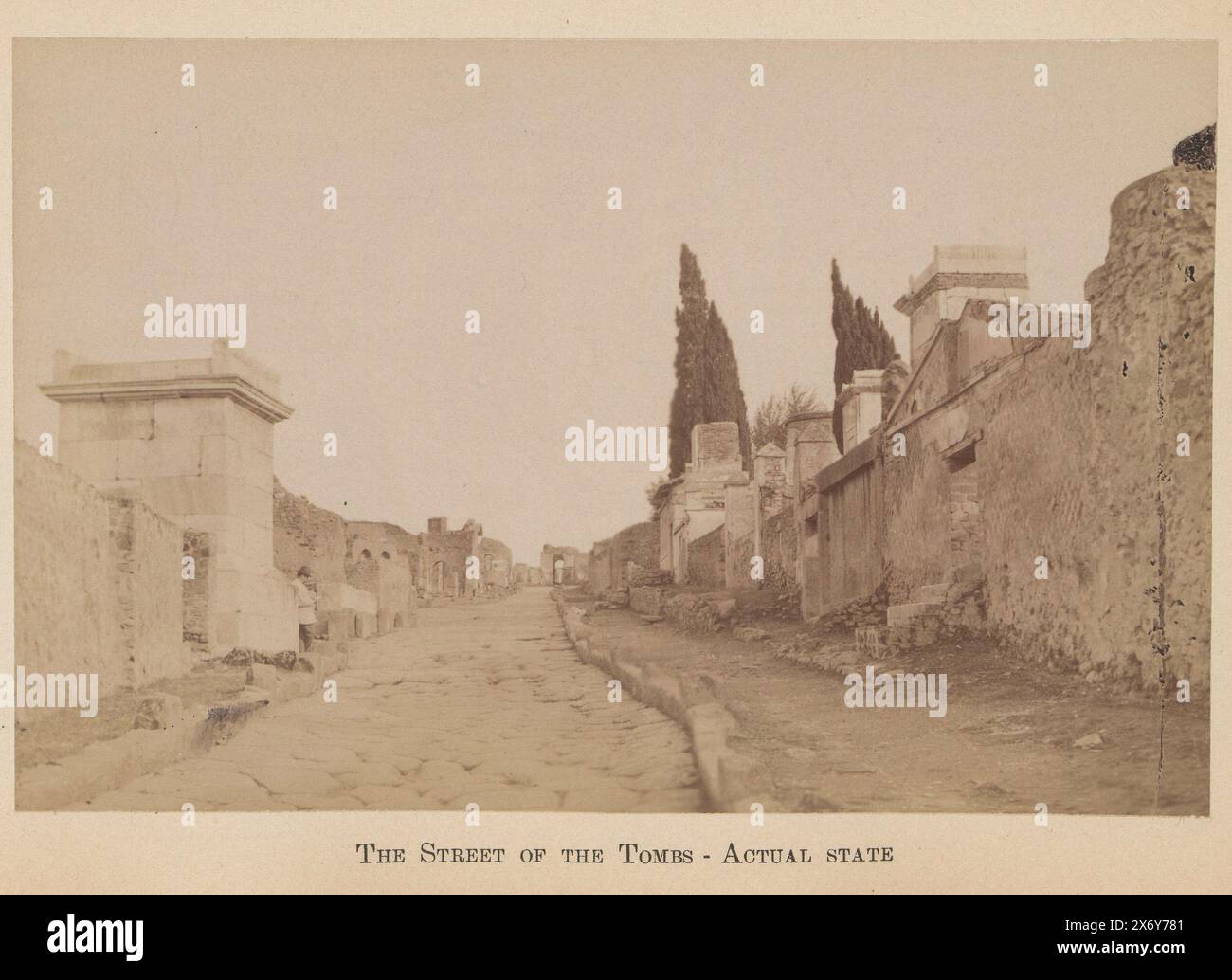 Tombs actual state hi-res stock photography and images - Alamy