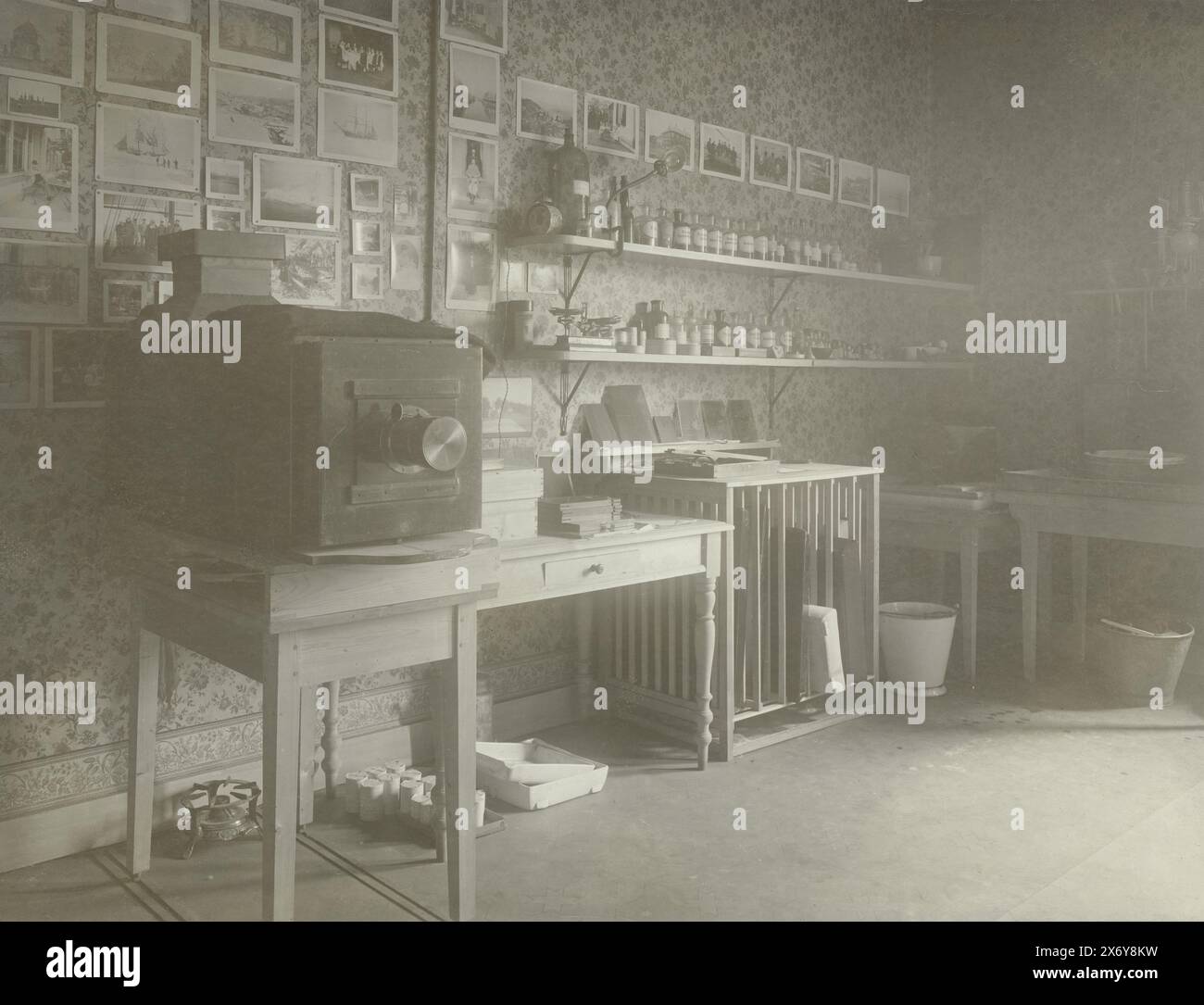 Photographers workroom hi-res stock photography and images - Alamy