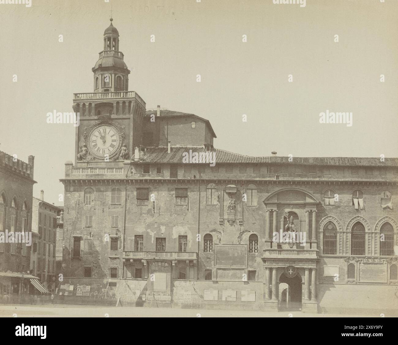 105 bologna palazzo communale hi-res stock photography and images - Alamy