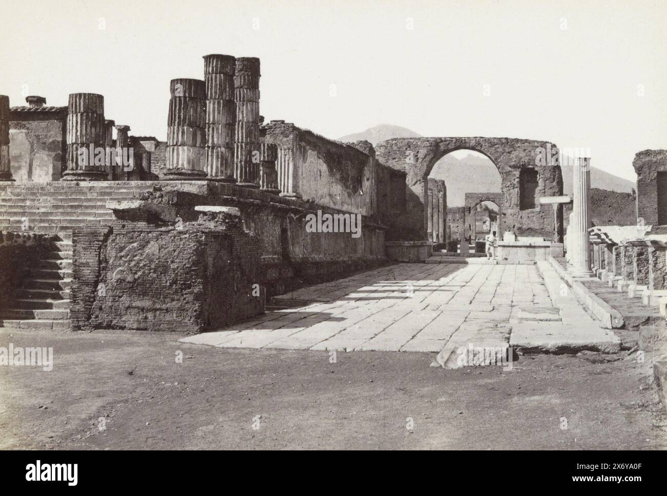 Remains of buildings on the Via di Mercurio in Pompeii, Strada di ...