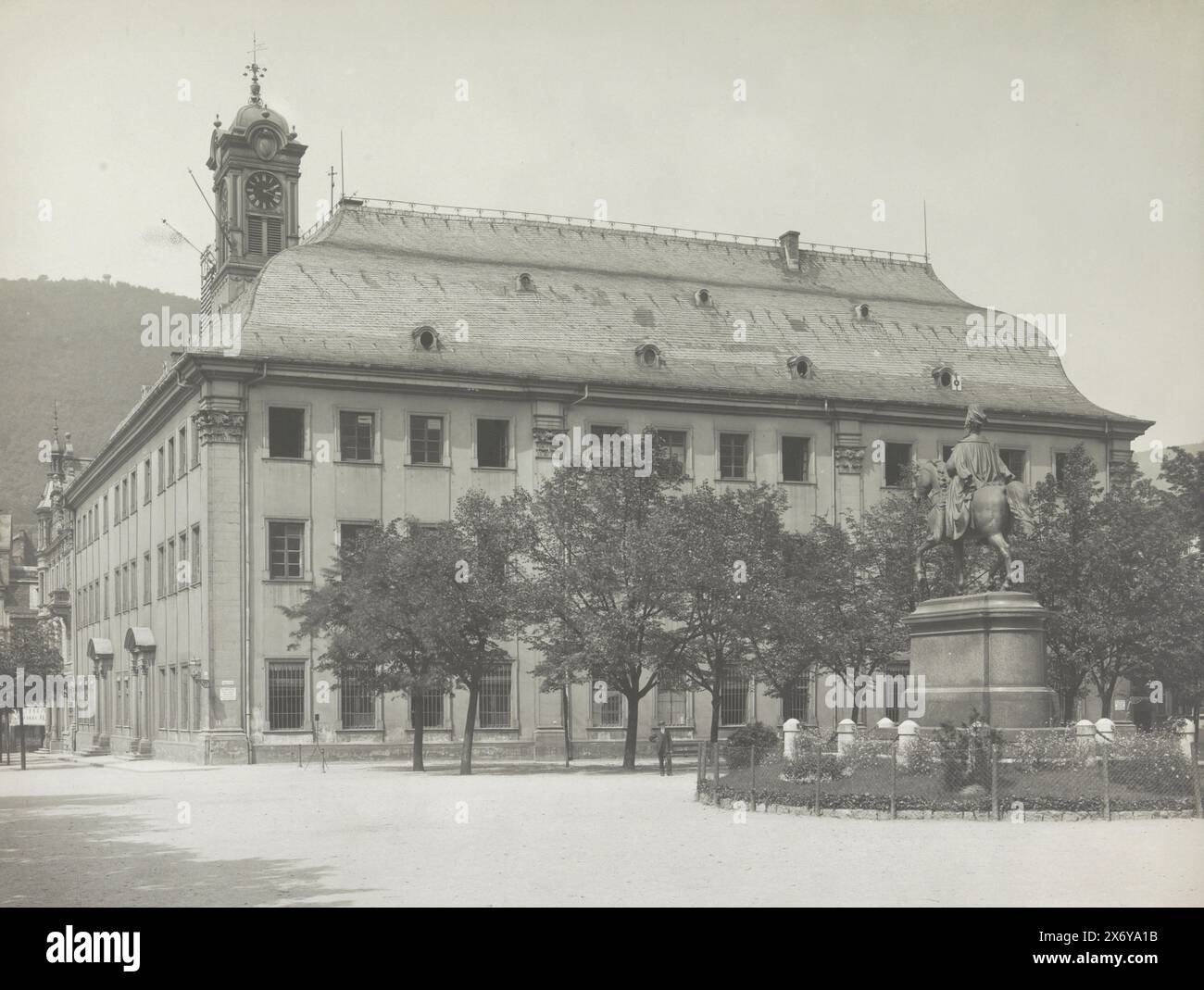 Universitat und kaiser denkmal hi-res stock photography and images - Alamy