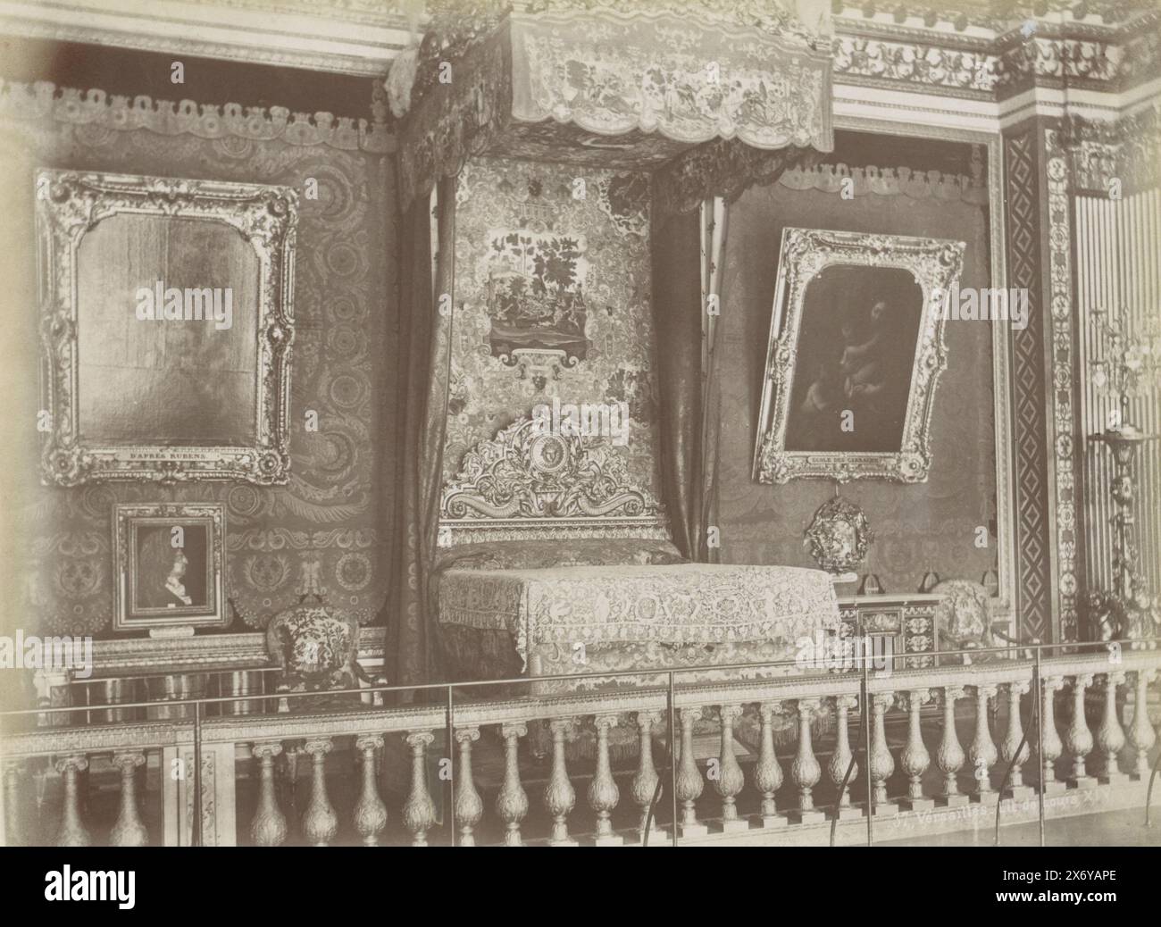 Lit de louis xiv hi-res stock photography and images - Alamy