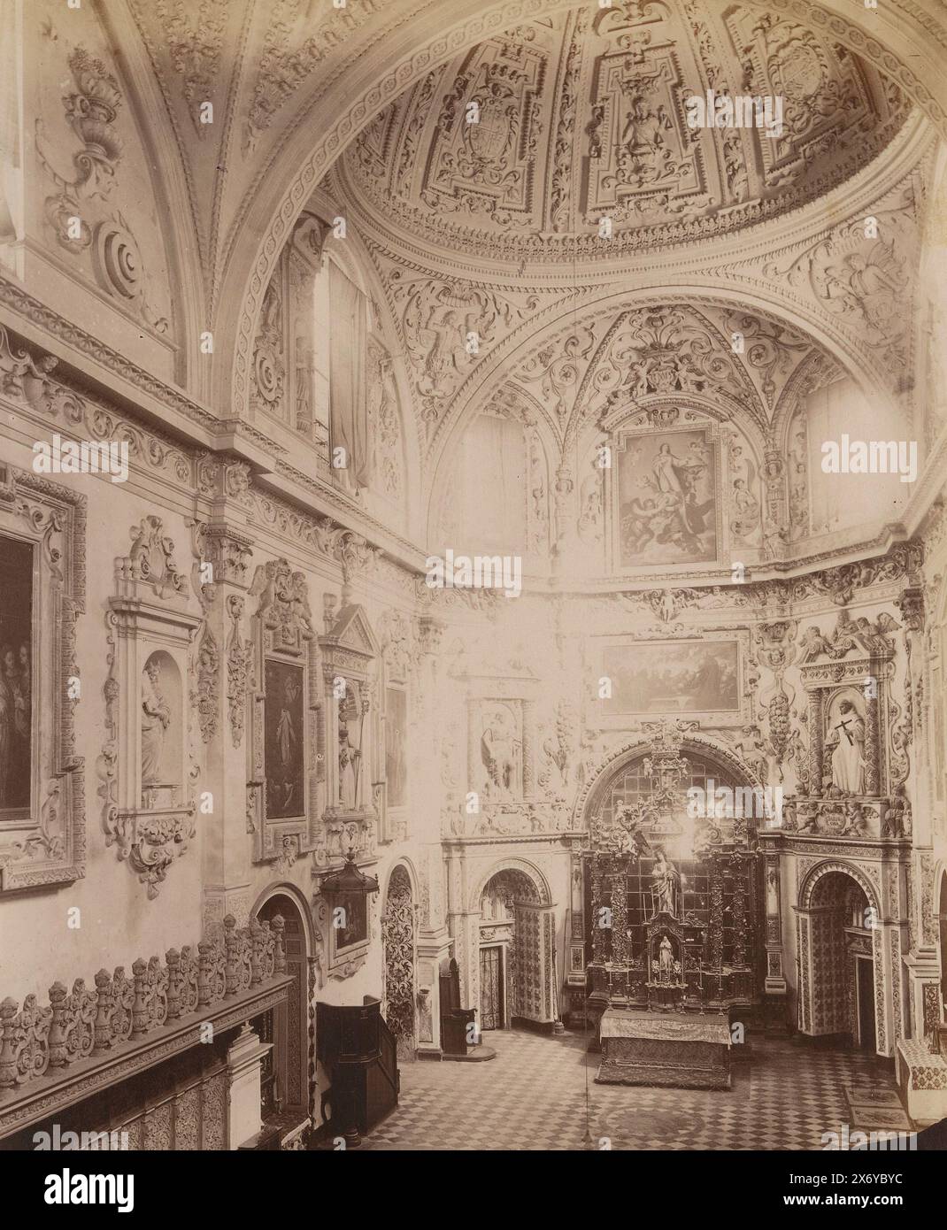 Interior de la iglesia de cartuja hi-res stock photography and images ...