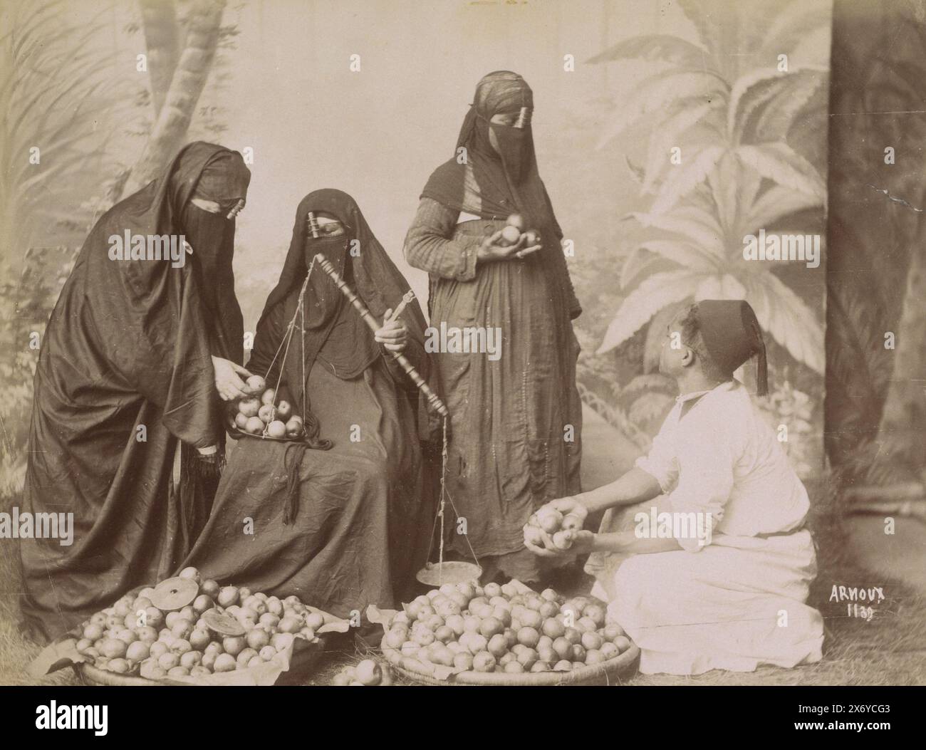 Veiled customers hi-res stock photography and images - Alamy